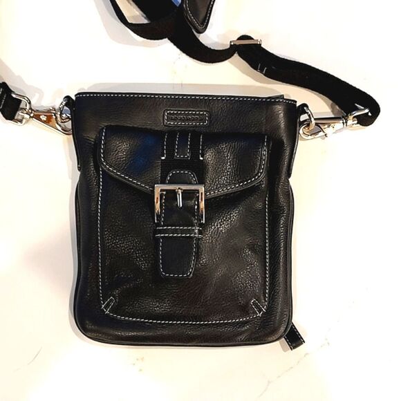 Levenger | Bags | Levengerblackpebbledleathercrossbodyorganizerbag ...